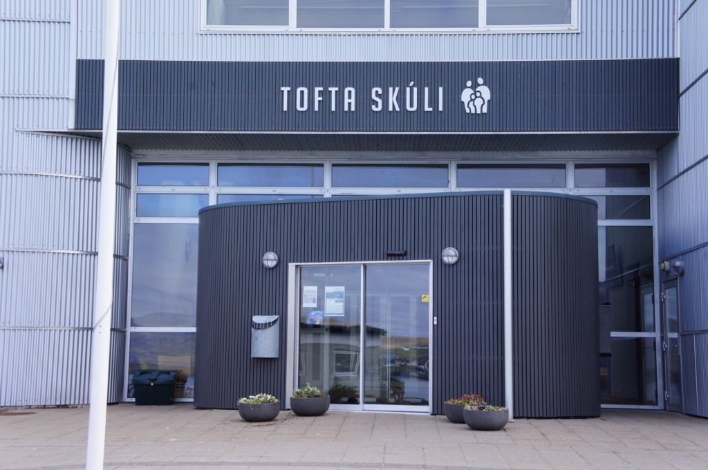 Útselt er til Eldradagin – Eldradagur verður í Høllini í Tofta skúla ...